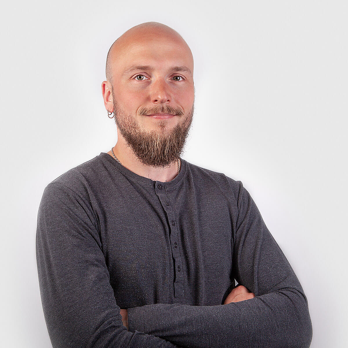 JENUS Í TRØÐINI VALEVNI TIL LØGTINGSVALIÐ | Tjóðveldi